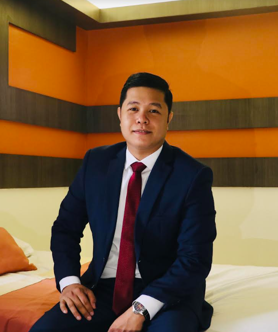 Amram C. Bustamante // Social Media Manager - Myprofile