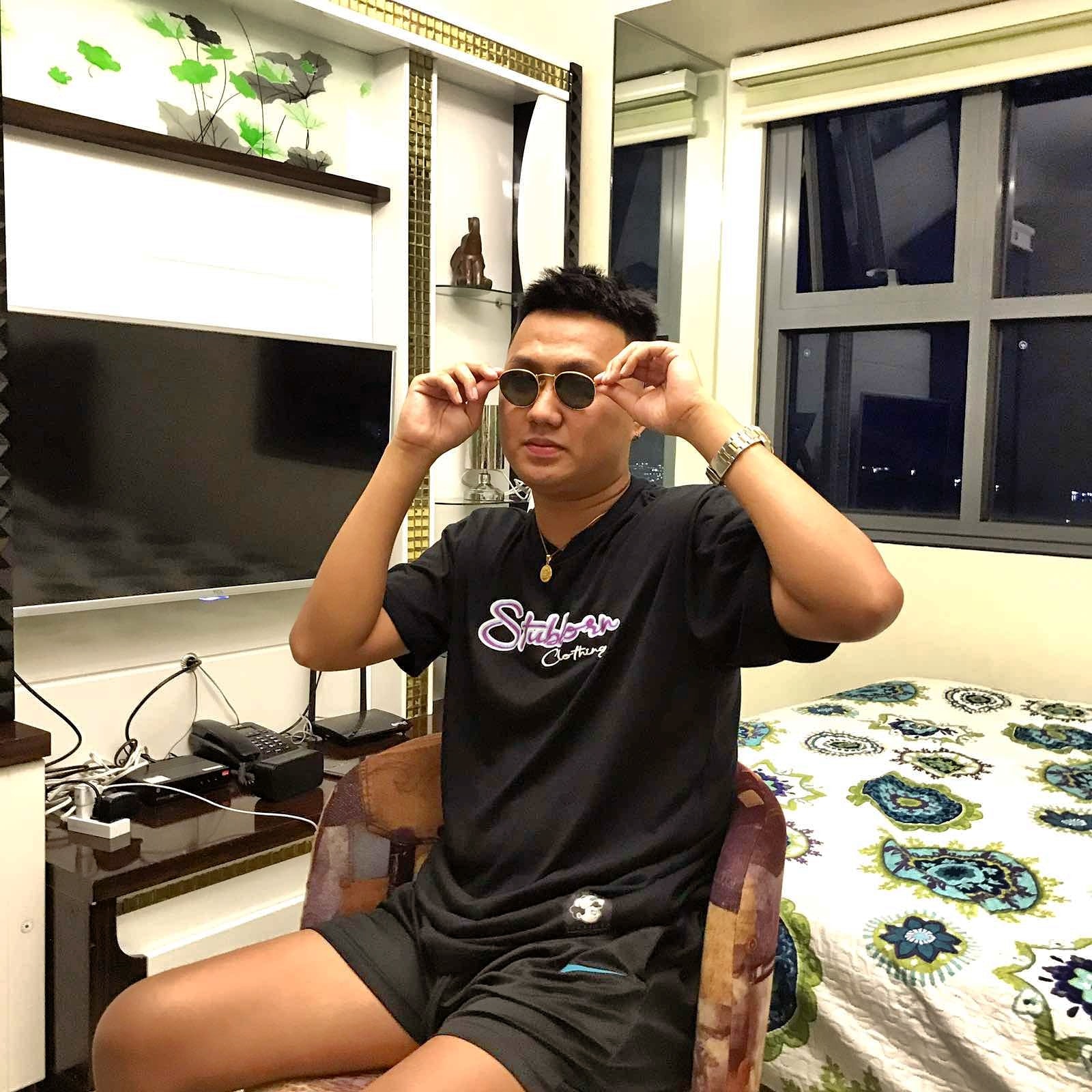 Kevin Nash Mabutas // Virtual Assistant - Myprofile